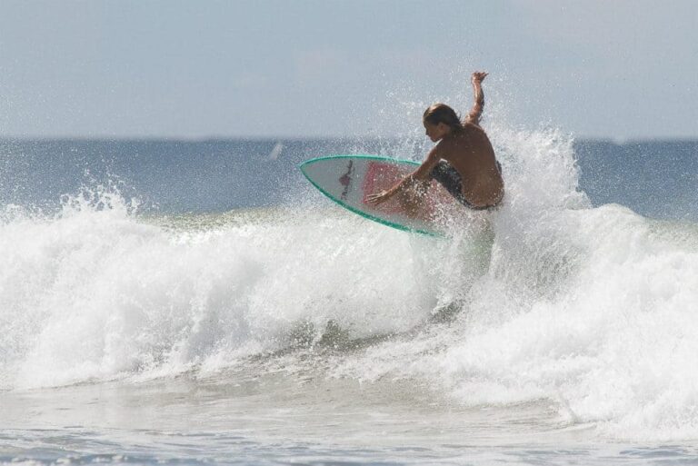 Surf Lessons in Tamarindo, Costa Rica — Beginner & Intermediate (2026)